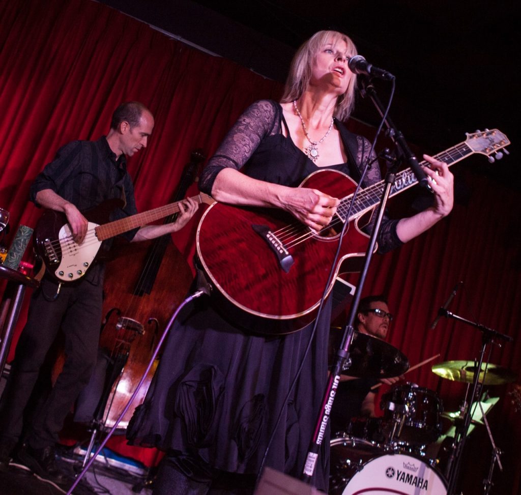 Julia Fordham Performs at The Catalina Jazz Club – The Hollywood 360