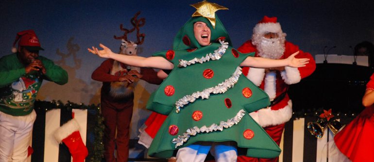 Dine and Delight During Queen Mary Christmas Dinner Shows & Breakfast ...